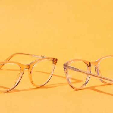 The Benefits of Blue Light Reading Glasses | Baxter Blue