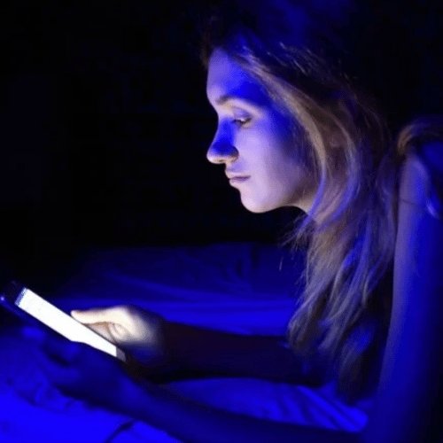 What happens when you are exposed to blue light at night? | Baxter Blue